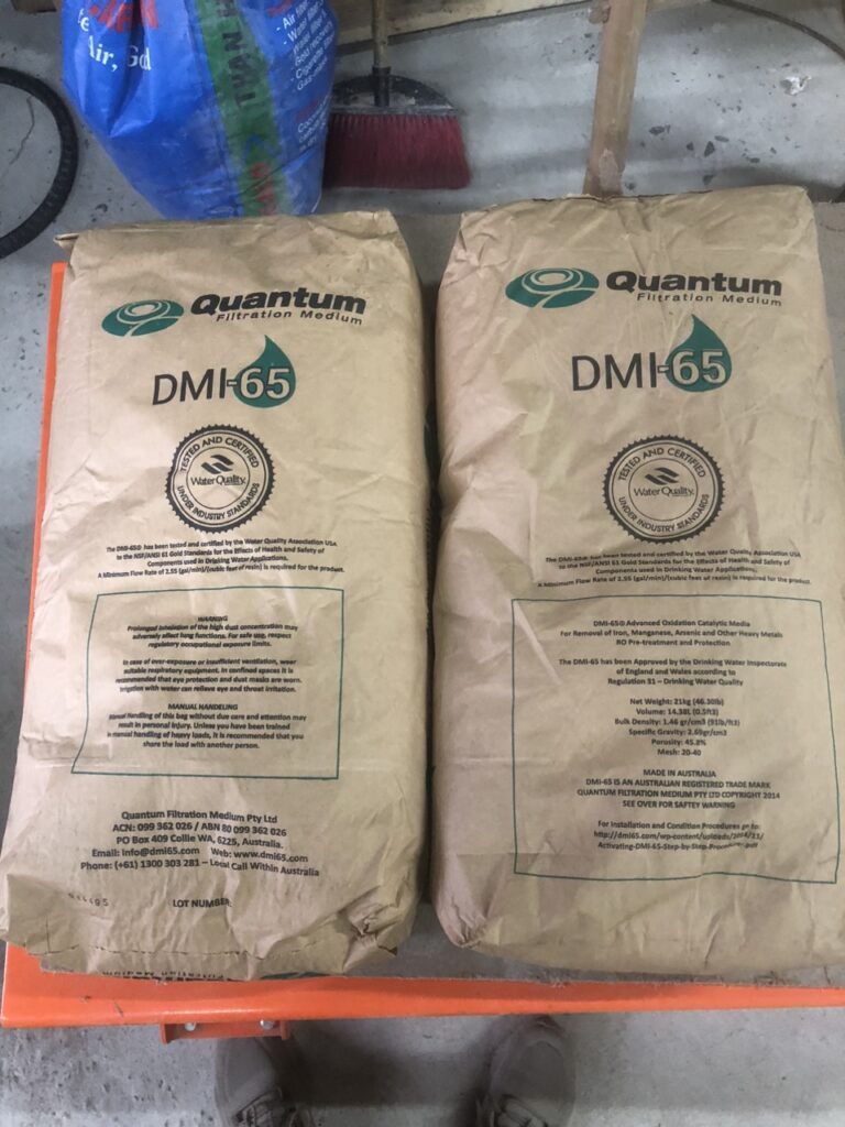 Hạt DMI-65 - Vật liệu khử sắt, mangan hiệu quả cao